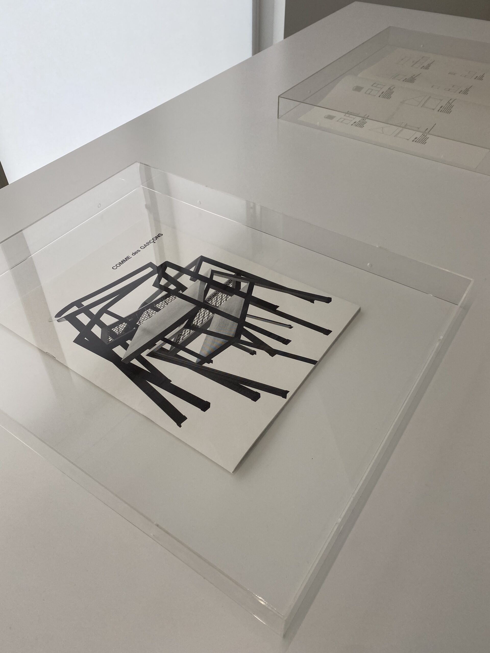 LICHT gallery | OOO YY